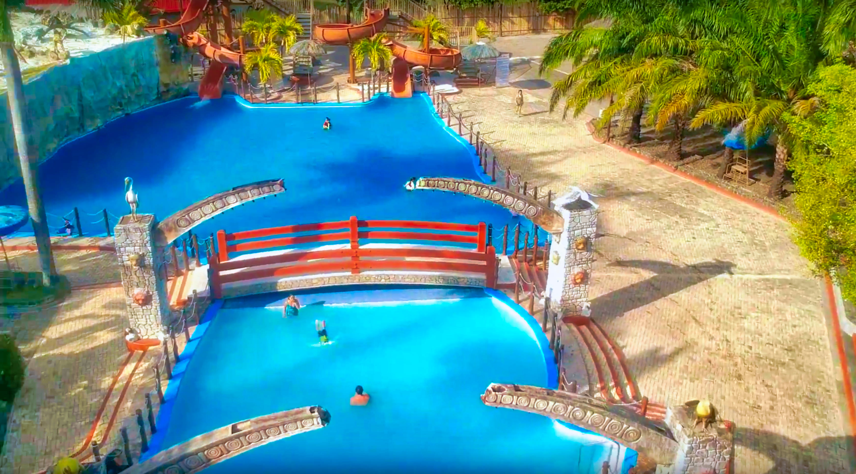 VIDEO: 8 Waves Waterpark Philippines
