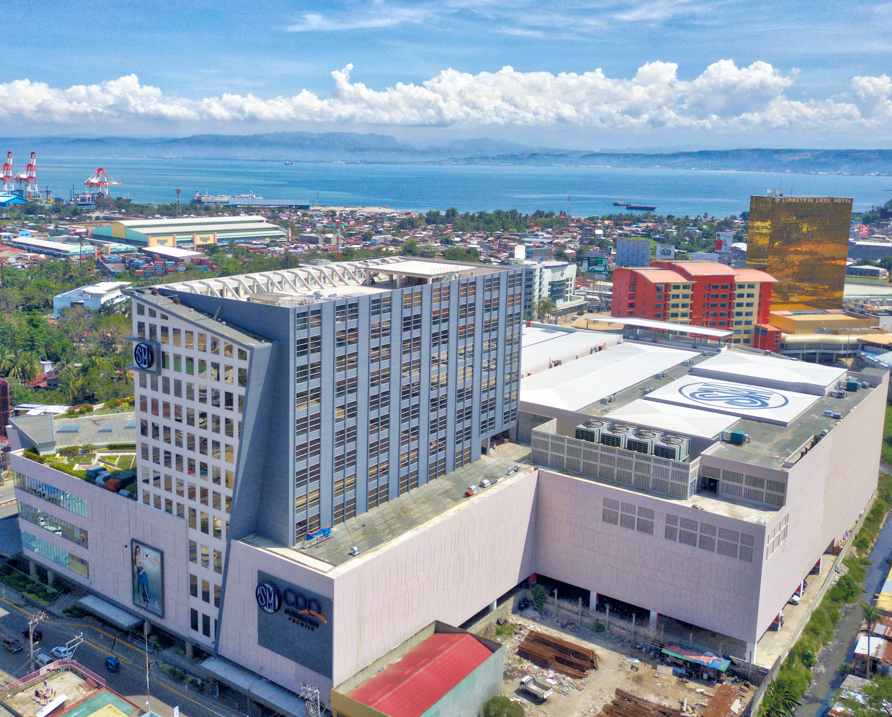 VIDEO: SM BPO Tower at SM CDO Downtown Premier February 2018 Progress ...