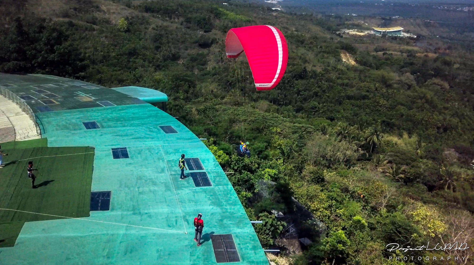 VIDEO: Paragliding Accuracy Competition at Amaya View Cagayan de Oro