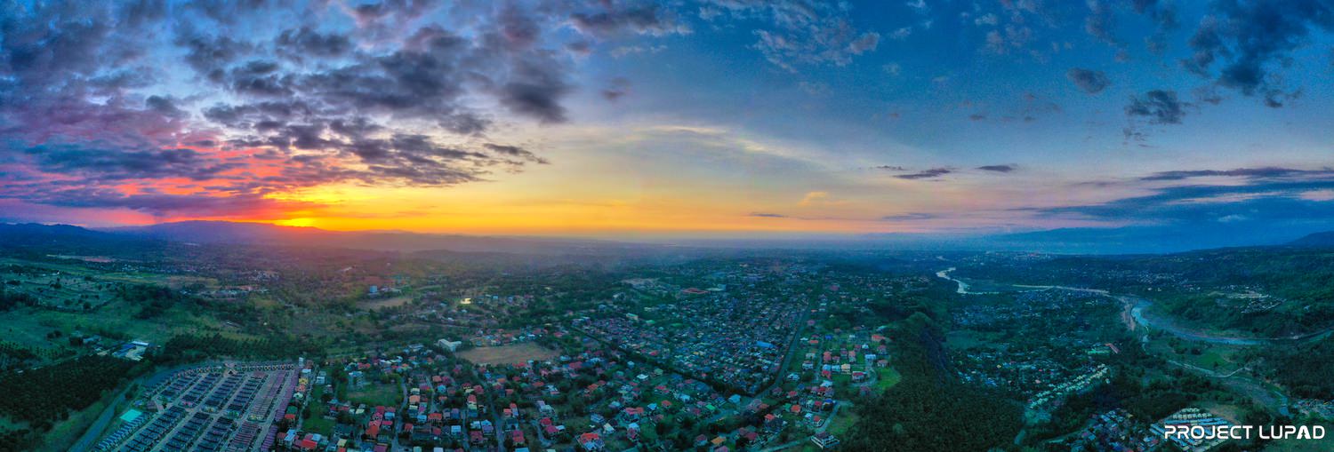 Phenomenal Golden Hour this Afternoon in the Philippines