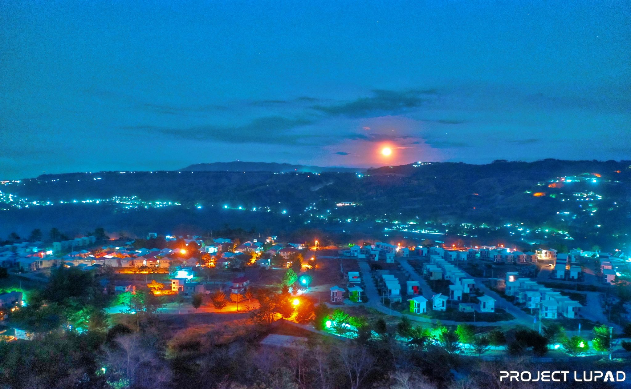 Biggest Supermoon in 2020 Brightens Up the Philippine Skies Tonight