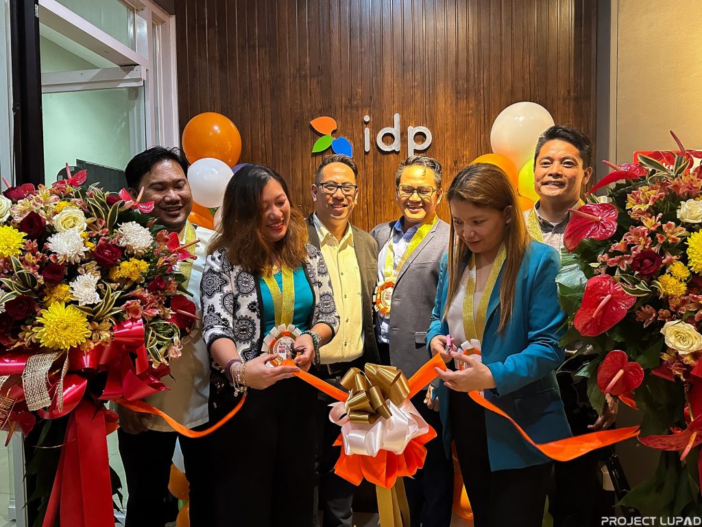 IDP and 9.0 Niner Unveils First IELTS on Computer Lab in CDO
