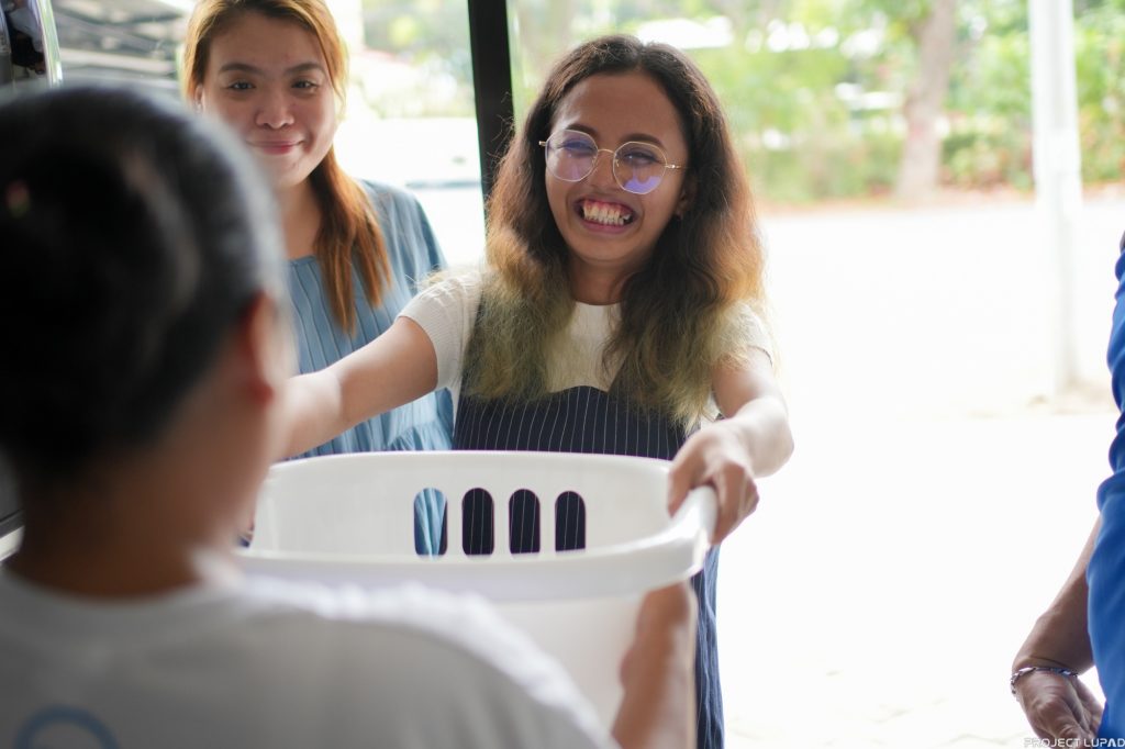 Dirt Bag Laundry Uptown CDO: Drive-Through Laundry for Every Family