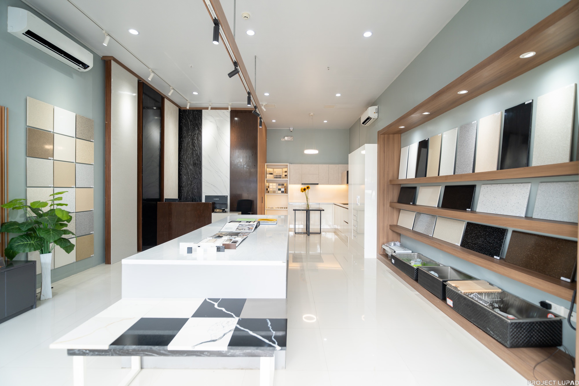 New Korean Solid Surface and Modular Cabinet System Showroom