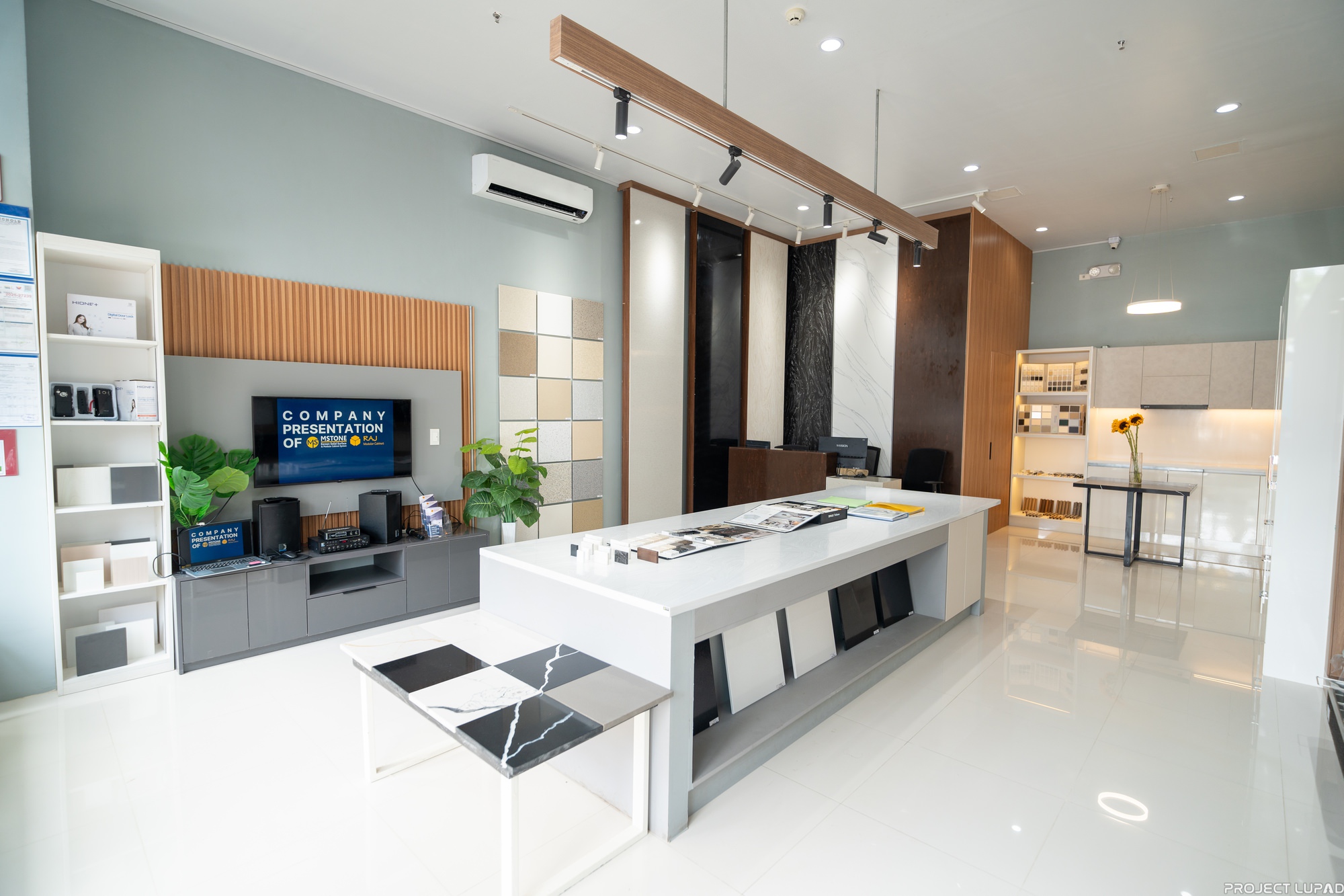 New Korean Solid Surface and Modular Cabinet System Showroom