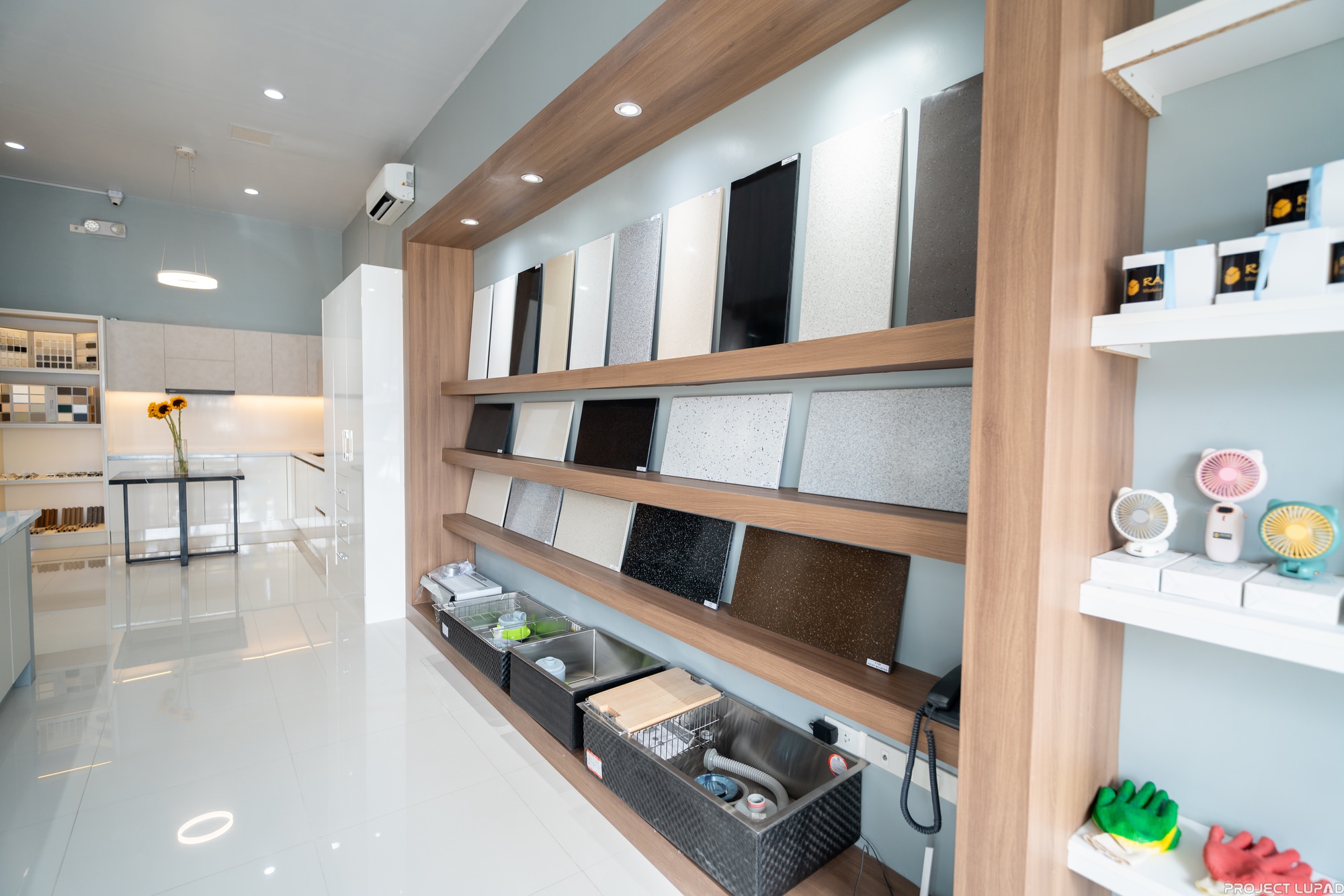 New Korean Solid Surface and Modular Cabinet System Showroom